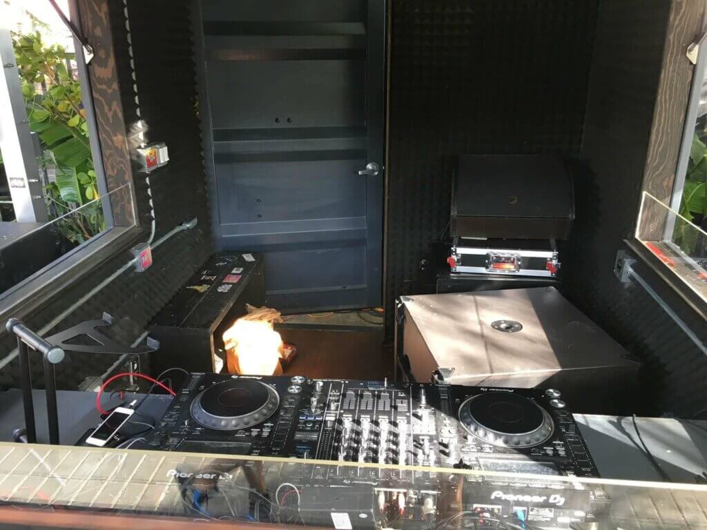 4 Reasons Storage Containers the Future of America! - American Trailer ...